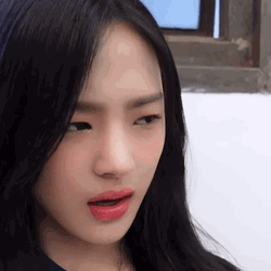 Newjeans Minji Pouting Lips GIF | GIFDB.com