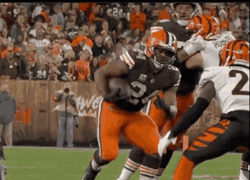 Nick Chubb Jumping Over An Opponent GIF | GIFDB.com