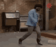 Open Fluorescent Light GIF | GIFDB.com