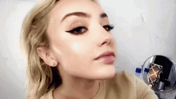 Peyton List American Actress Make Up Wink GIF | GIFDB.com