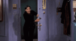 Phoebe Running Courteney Cox GIF | GIFDB.com