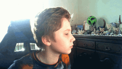 Pog Reaction Small Gamer GIF | GIFDB.com