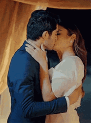 Romantic Kiss GIFs | GIFDB.com