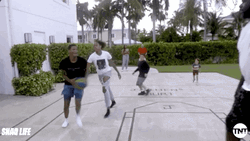 Shaquille O'neal Dunk Attack GIF | GIFDB.com