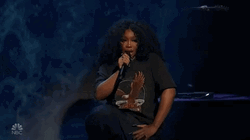Sza Singing On Stage Snl GIF | GIFDB.com