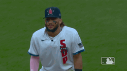 Tatis Jr Head Hold GIF | GIFDB.com