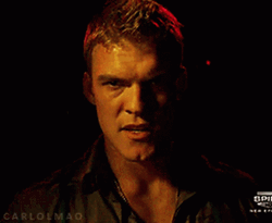 Thad Castle Alan Ritchson Handsome Face GIF | GIFDB.com