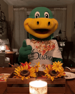 Thanksgiving Dinner Dexter Ottawa Cheers GIF | GIFDB.com