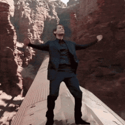 Tobey Maguire Dance On Train GIF | GIFDB.com