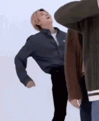 Txt Yeonjun Dance GIF | GIFDB.com