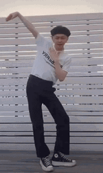 Txt Yeonjun Happy Dance Moves GIF | GIFDB.com