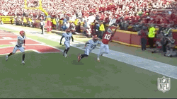Tyreek Hill Running & Sliding GIF | GIFDB.com