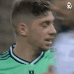 Valverde Look Up GIF | GIFDB.com