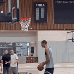 Wemby Jumping Dunk GIF | GIFDB.com