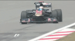 Wrecked F1 Race Car GIF | GIFDB.com